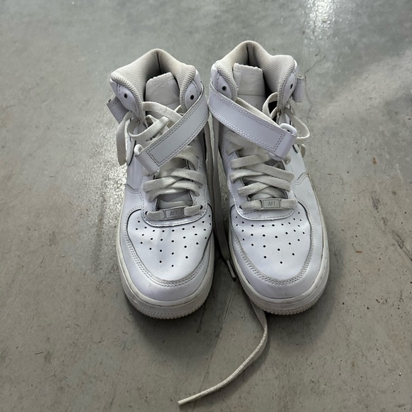 Nike | Shoes | Nike White Hightop Sneakers | Poshmark